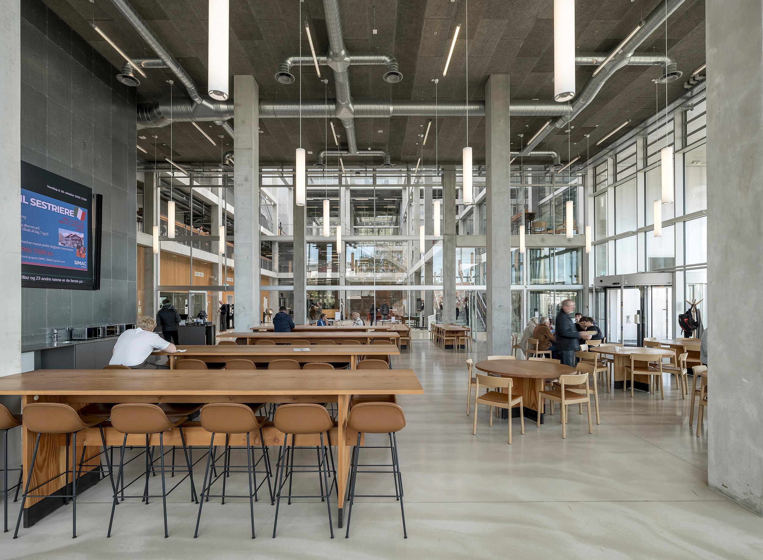 The New SIMAC - Interior - Projects - C.F. Møller